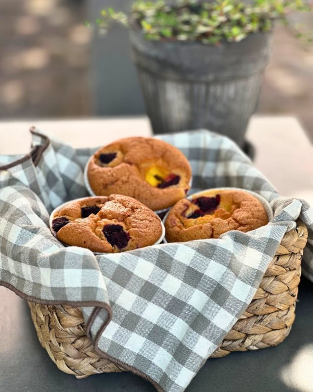 Kaker til feiring og selskap - Bestill kake på nett fra Baker Hansen